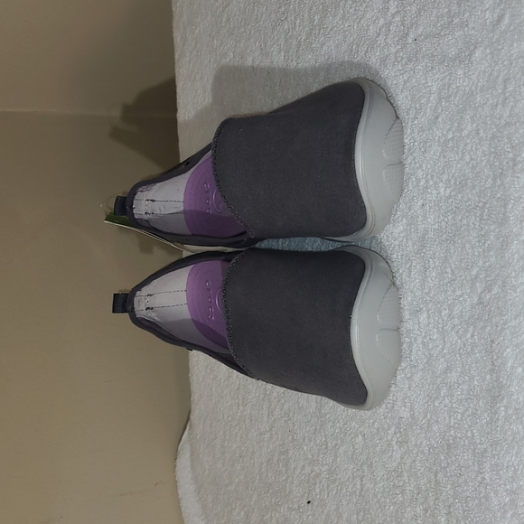 CROCS | Shoes | Crocs Flat Canvas Shoes | Poshmark